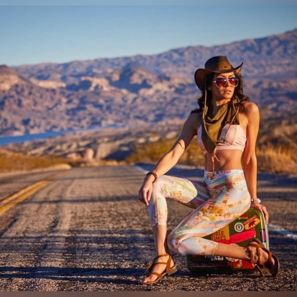 Niyama Sol | Pants & Jumpsuits | Nwtnib Niyama Sol Mojave Legging | Poshmark